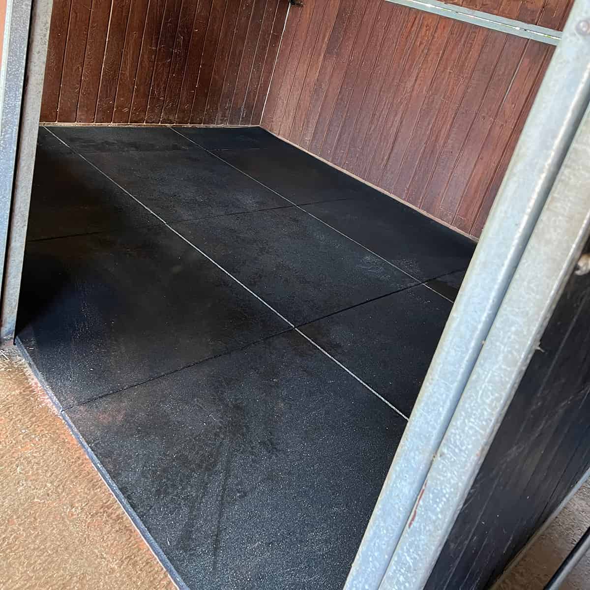 Stallmatte 20 mm 1 x 1 m | Kellfri